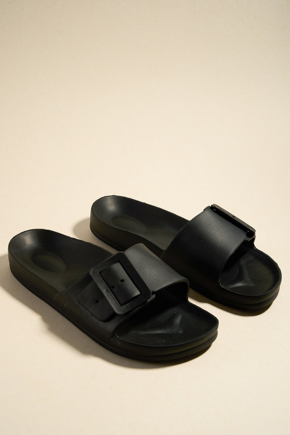 Shop Cool Black Single Buckle Slides | Flo & Frankie