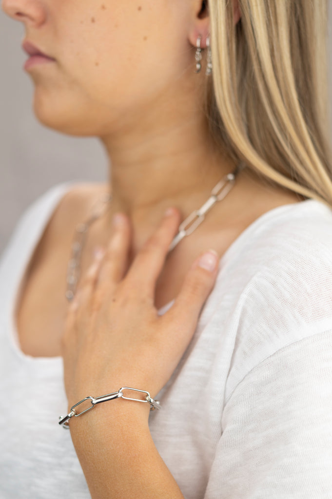 Shop Oval Chain Rhodium Bracelet | Flo & Frankie